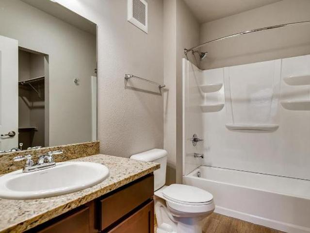 2 Br, 2 bath, Apartment 2115 Birmingham Loop