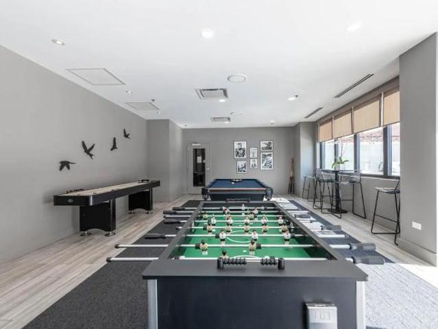 2 Br, 2 bath, Apartment 211 W Scott St