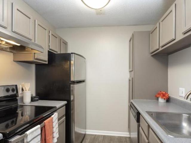 2 Br, 2 bath, Apartment 2121 Paces Forest Ct