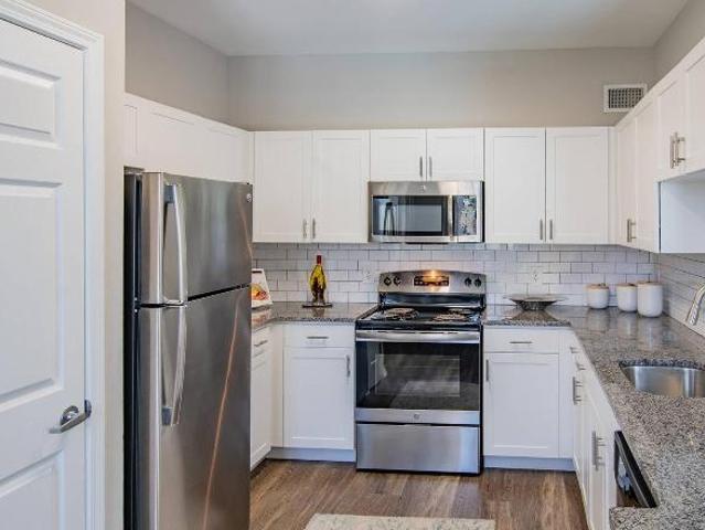 2 Br, 2 bath, Apartment 21 Austen Way