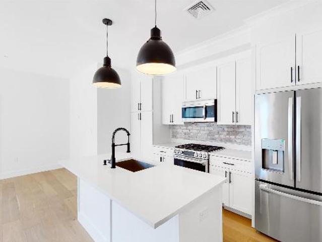2 Br, 2 bath, Apartment 21 Buttonwood Street