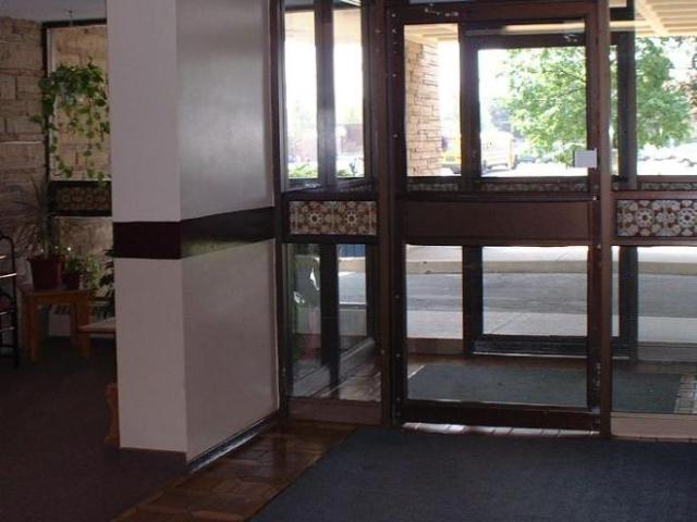2 Br, 2 bath, Apartment 21 KENDALE COURT