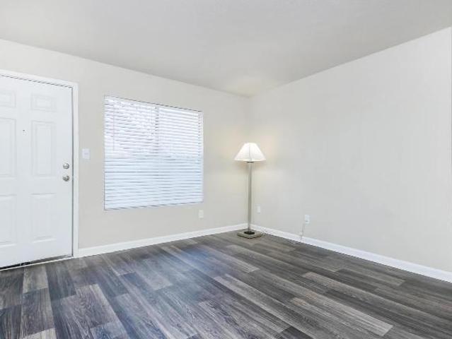2 Br, 2 bath, Apartment 2200 Murphy Drive