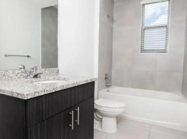 2 Br, 2 bath, Apartment 2201 N Australian Ave