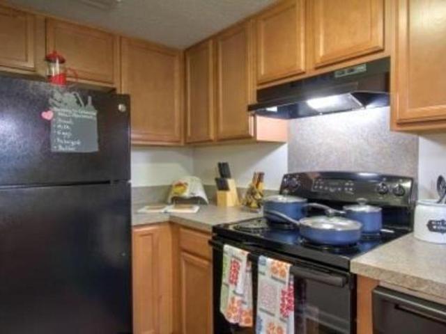 2 Br, 2 bath, Apartment 221 Bonnoitt St