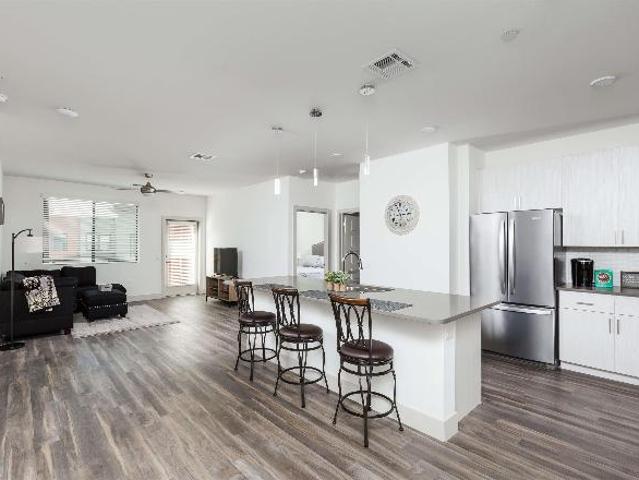2 Br, 2 bath, Apartment 2222 West Frye Road