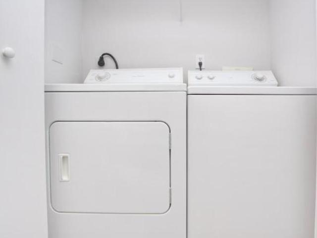2 Br, 2 bath, Apartment 2222 E West Connector