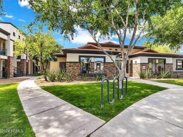 2 Br, 2 bath, Apartment 22280 S 209th Way