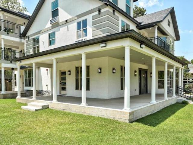 2 Br, 2 bath, Apartment 222 S University Blvd
