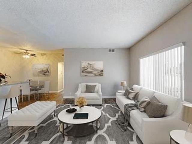 2 Br, 2 bath, Apartment 2230 W Lincoln Ave