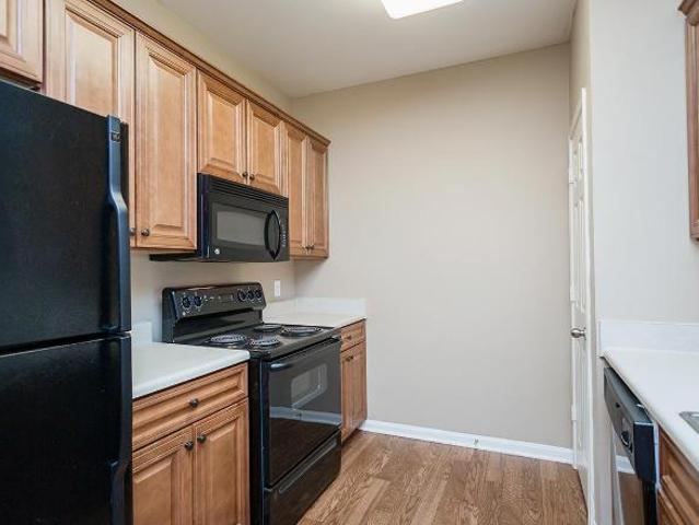 2 Br, 2 bath, Apartment 2350 Houston Lake Rd