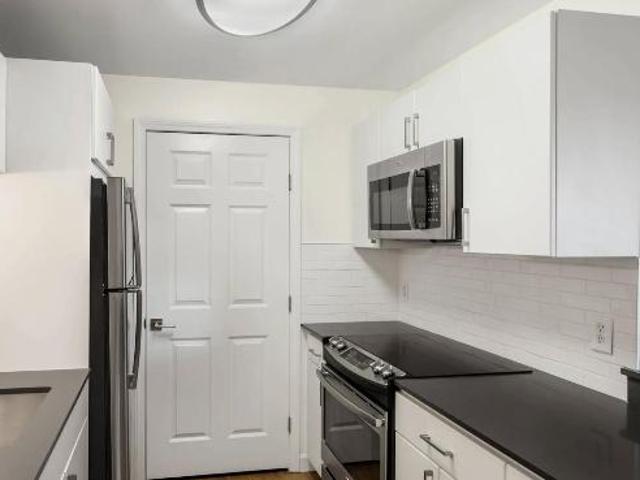 2 Br, 2 bath, Apartment 237 Moody Street