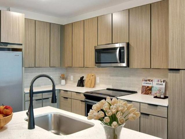 2 Br, 2 bath, Apartment 2395 Herodian Way SE