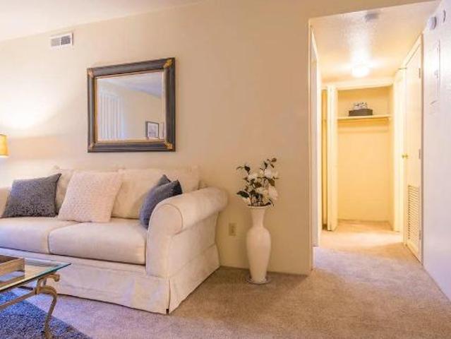 2 Br, 2 bath, Apartment 2300 W Ina Rd