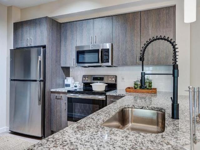 2 Br, 2 bath, Apartment 2300 N 29th Ave