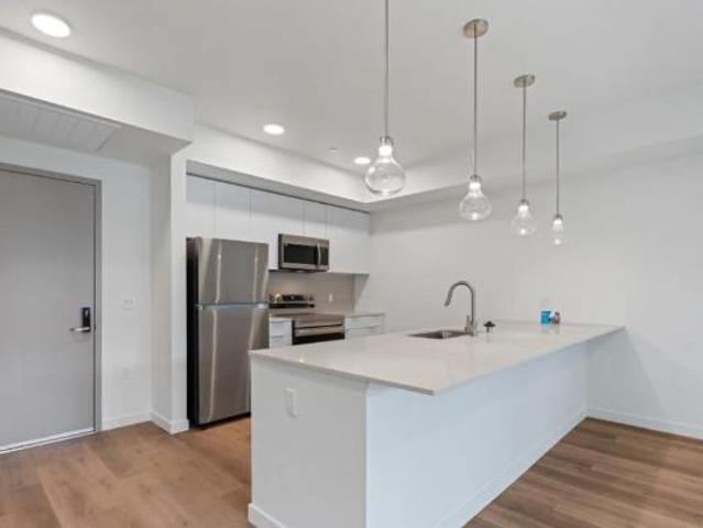 2 Br, 2 bath, Apartment 2301 Jefferson Blvd