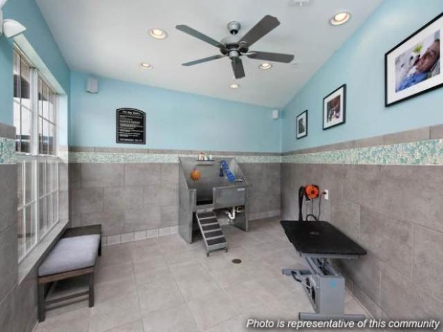 2 Br, 2 bath, Apartment 2323 Piedmont Rd NE