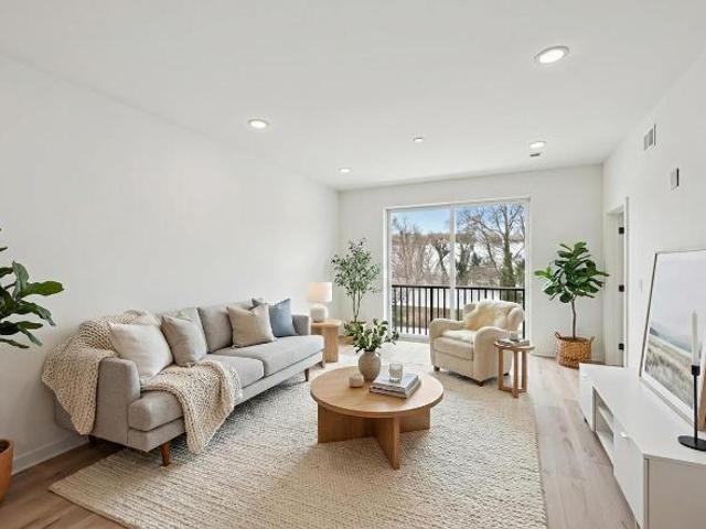 2 Br, 2 bath, Apartment 23 Rock Hill Road