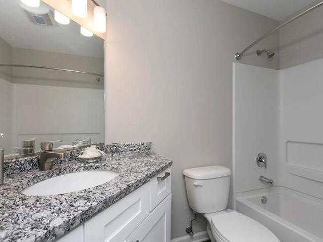 2 Br, 2 bath, Apartment 245 N Oakhurst Dr