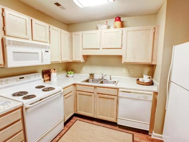 2 Br, 2 bath, Apartment 2400 Cluette Dr