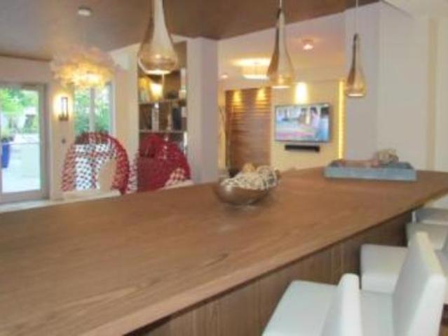 2 Br, 2 bath, Apartment 2400 NE 65th Street