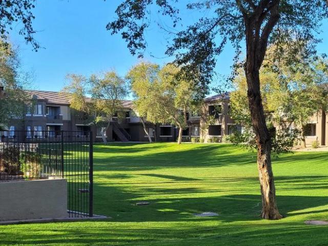 2 Br, 2 bath, Apartment 2400 North Bullard Avenue