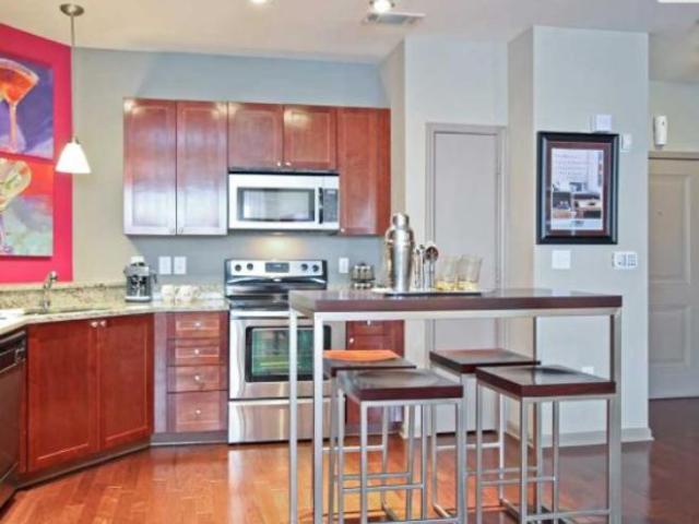 2 Br, 2 bath, Apartment 2400 Parkland Dr NE