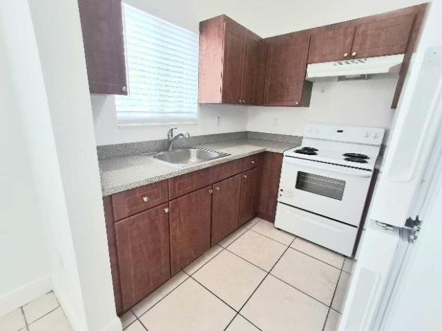 2 Br, 2 bath, Apartment 2405 West 78th Street