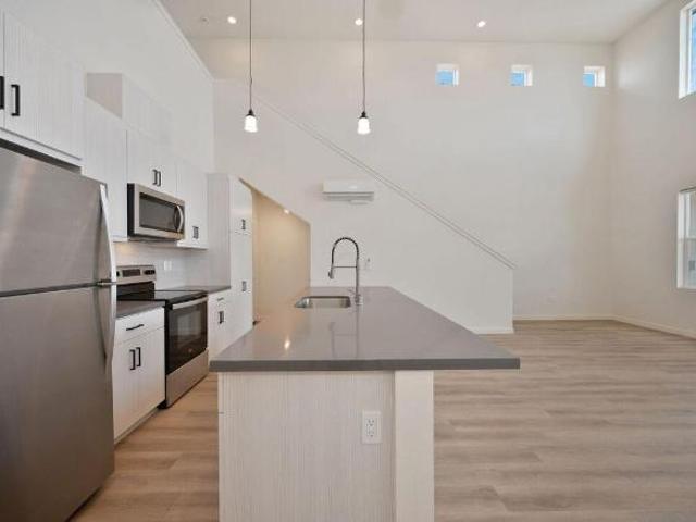 2 Br, 2 bath, Apartment 240 E 31st St