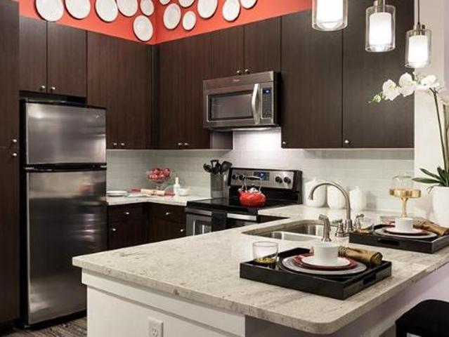 2 Br, 2 bath, Apartment 2425 Victory Avenue