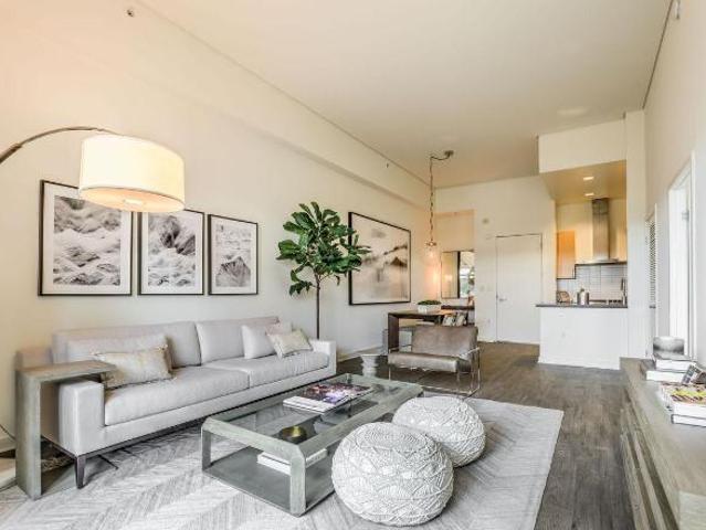 2 Br, 2 bath, Apartment 2431 S Sepulevda Blvd