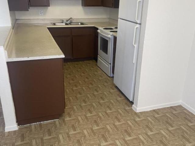 2 Br, 2 bath, Apartment 2540 N 51st Ave