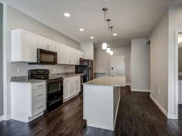 2 Br, 2 bath, Apartment 2540 Promenade Way