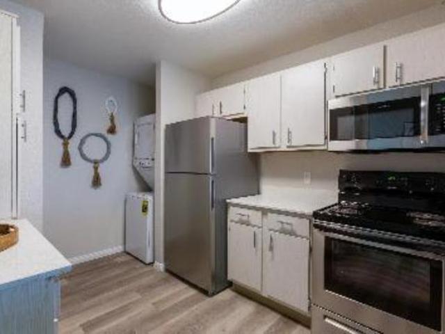 2 Br, 2 bath, Apartment 2550 W Ironwood Hill Dr