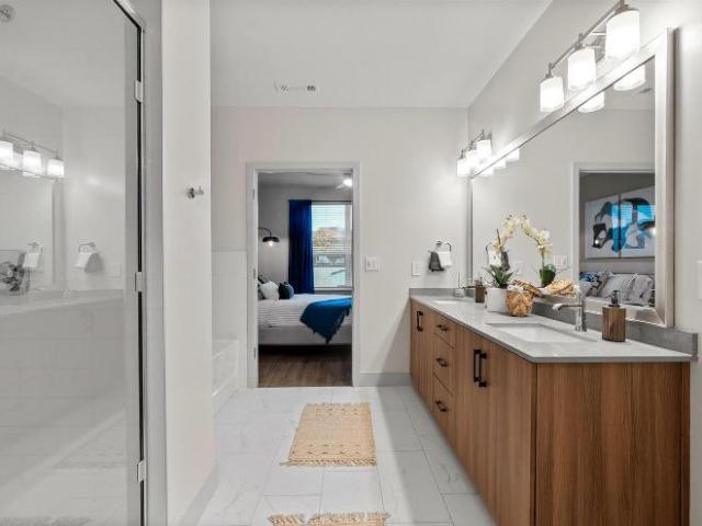 2 Br, 2 bath, Apartment 255 Vale St