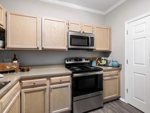 2 Br, 2 bath, Apartment 2500 Grove Club Ln