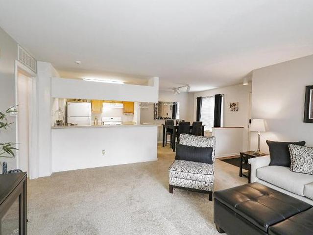 2 Br, 2 bath, Apartment 2504 Bordeaux Ln