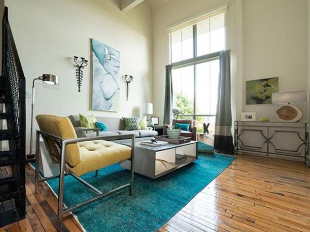 2 Br, 2 bath, Apartment 250 10th St NE