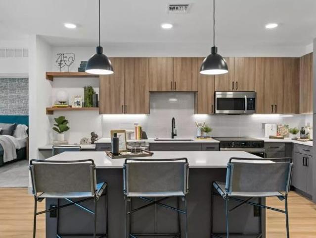 2 Br, 2 bath, Apartment 25255 N 19th Ave