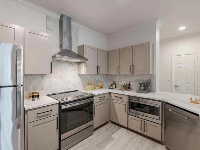 2 Br, 2 bath, Apartment 2525 TX 360