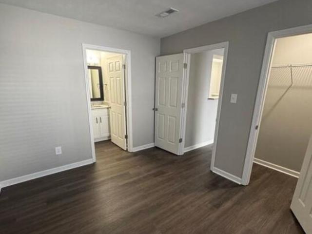 2 Br, 2 bath, Apartment 2525 Center West Pkwy