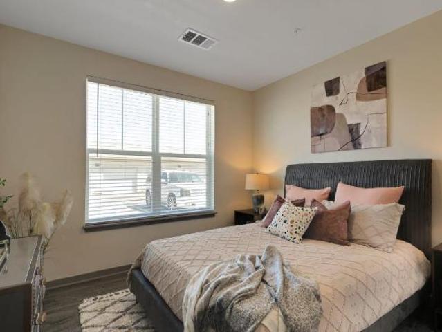 2 Br, 2 bath, Apartment 2645 Akers Dr