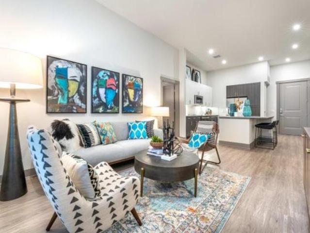 2 Br, 2 bath, Apartment 2650 S McDonald St
