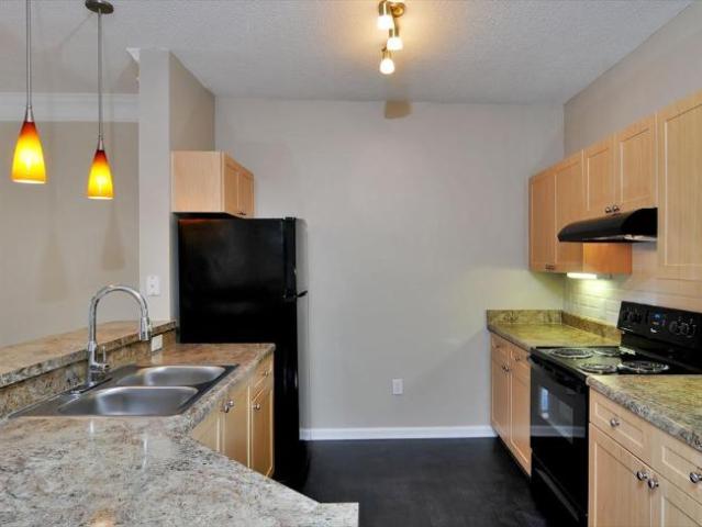2 Br, 2 bath, Apartment 26000 Mill Creek Ave