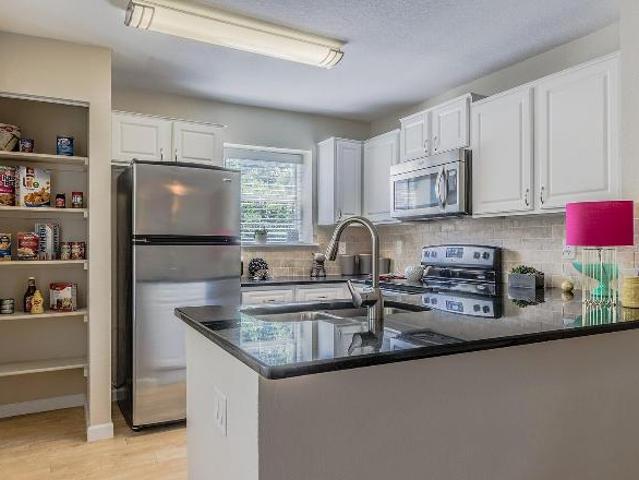 2 Br, 2 bath, Apartment 2600 E Renner Rd