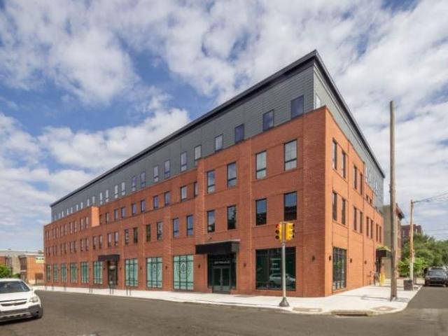 2 Br, 2 bath, Apartment 2601 Poplar Street