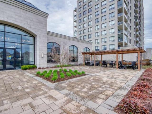 2 Br, 2 bath, Apartment 260 Villagewalk Boulevard