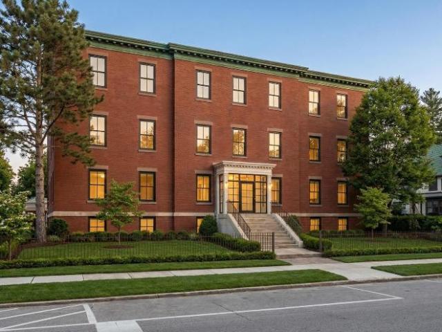 2 Br, 2 bath, Apartment 262 Blackstone Boulevard