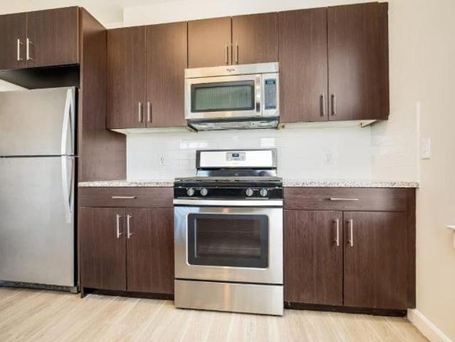 2 Br, 2 bath, Apartment 274 East Main Street