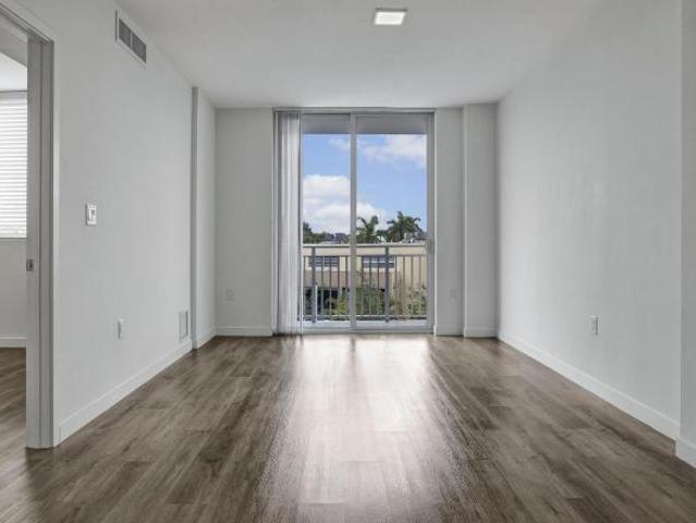 2 Br, 2 bath, Apartment 275 Fontainebleau Blvd